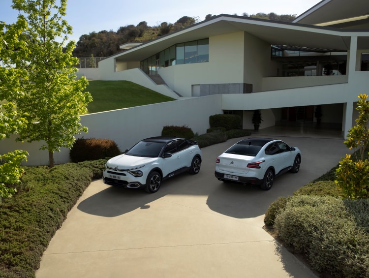 Citroën C4 e C4 X estreiam tecnologia Hybrid
